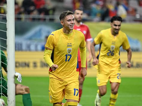 Louis Munteanu în Al Nouălea Cer După Ce A Marcat Primul Gol Pentru