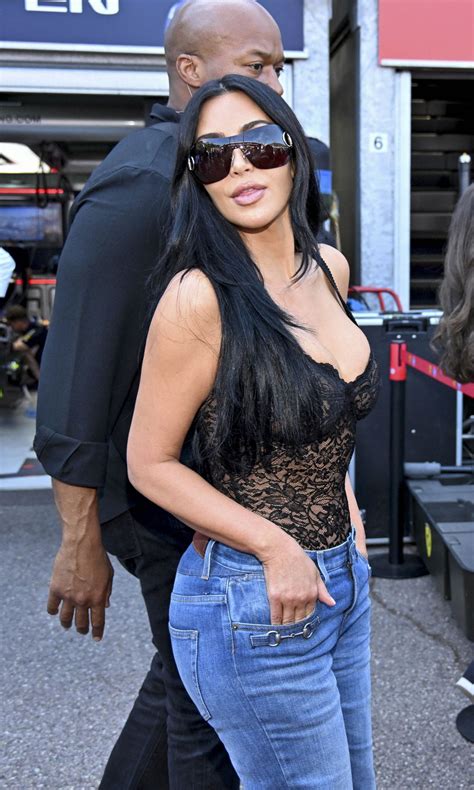 Kim Kardashian Sings Along To Ariana Grandes Pete Davidson Shout Out
