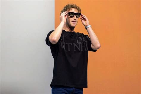 Mark Zuckerberg Offers 100m Signing Up Bonuses To Poach Tech Talent