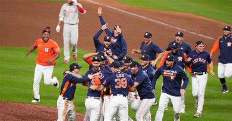 Houston Astros Top Philadelphia Phillies 4 1 In Game 6 To Win World Series