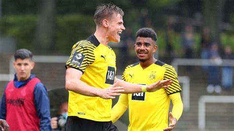 Bundesliga Sensation Früherer BVB Torschütze agiert beim Konkurrenten