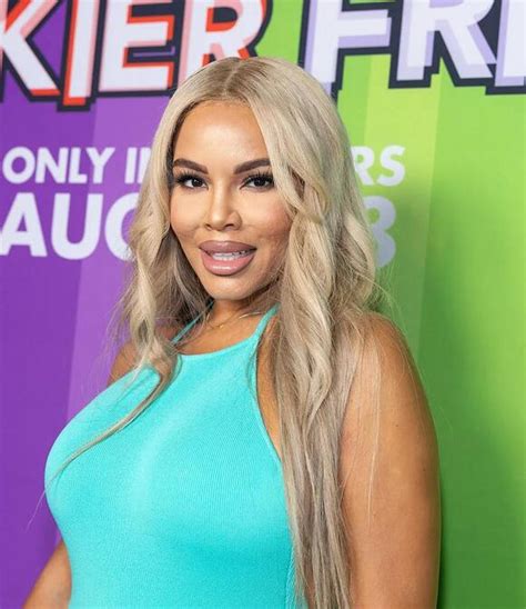 Photoshoot Or Photoshop Rhop Alum Mia Thornton Sets Off Viral