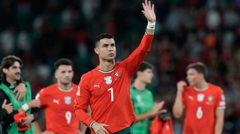 공분 샀던 아일랜드 가는 호날두…이번엔 착한 아이 될 것