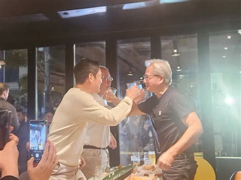 치킨 발골한 이재용·젠슨 황…좋은 사람들끼리 한잔하는 게 행복