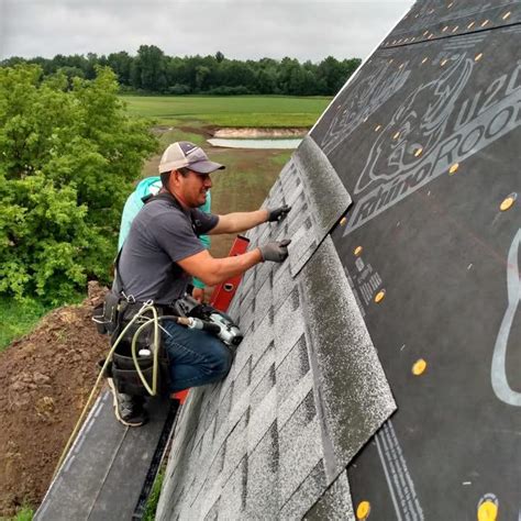 Roofing Video Wisconsin Destacar Facebook Ruben Hernandez