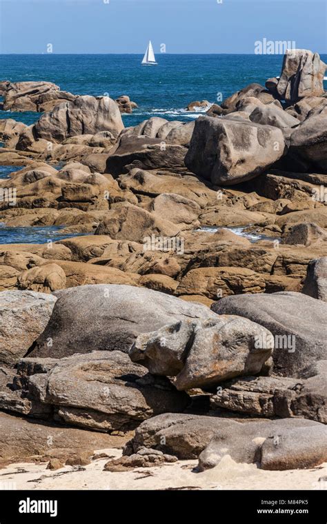 White Sailboat On Open Hi Res Stock Photography And Images Alamy