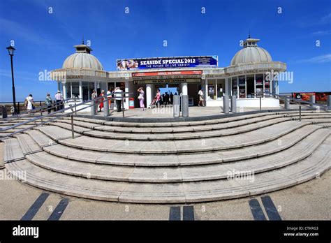 Summer Holiday Season Seaside Hi Res Stock Photography And Images Alamy