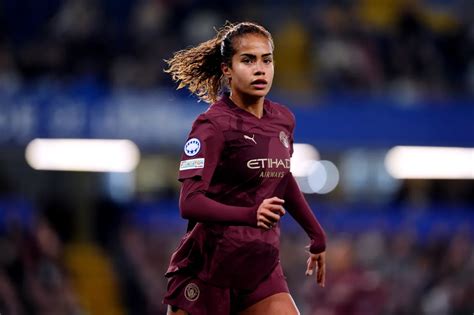 Fowler Alleges Racist Treatment At Montpellier After Receiving Bananas