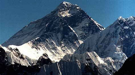 Storm Kills South Korean Climber Strands Hundreds Near Mount Everest