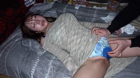 作品「【推定jカップ爆乳女編】無防備女 睡眠姦盗撮」の画像17枚 エロプル