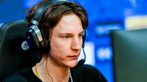 Sashi спустя 3 дня уволила азиатского игрока подписанного для выхода