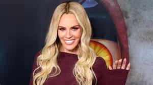 Jenny Mccarthy Says Hollywood Gets Everything Wrong About America