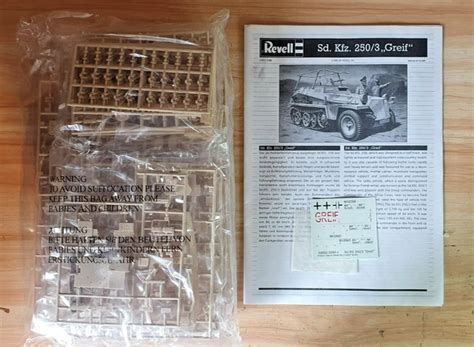 REVELL 03052 SD KFZ 250 3 AUSF A GREIF HalfTrack 1 35 Model Kit 18