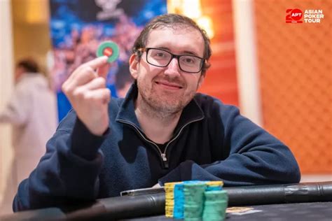 Main Event Jianfeng Sun Leads Final Eight Chasing Gold Lion And Krw 556m