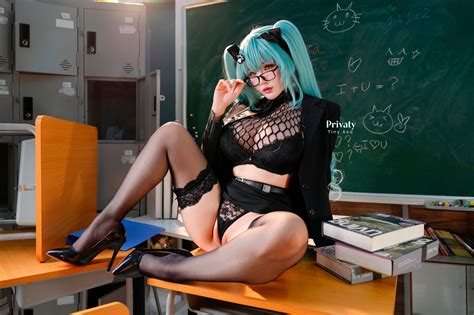 【nikke】プリバティ むっちり巨乳パイパンマ コが汁まみれ 全裸ドスケベコスプレイヤーが見つかる 日刊エログ エロ画像まとめ