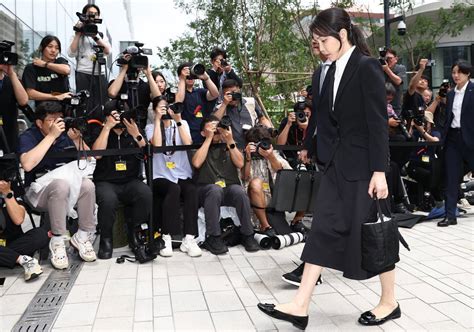 ‘김건희 구속 외신도 주목 ‘vip1 김건희 Vip2 尹 농담 돌아”