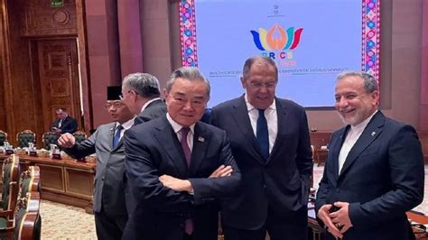 Xi Jinping Skips Brics Gala Dinner China Represented By Fm Wang Yi