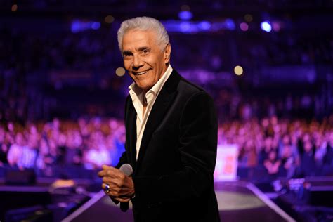 Tom Jones Announces 2026 World Tour With 30 Dates Across Europe And