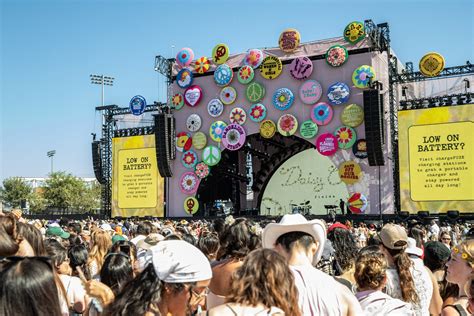 Inaugural Daisy Chain Fields Festival Draws Massive Crowd Highlights