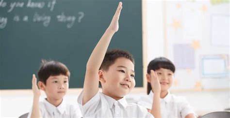 小学减负，改版教材真能兜得住新一代人的教材吗？ 腾讯新闻