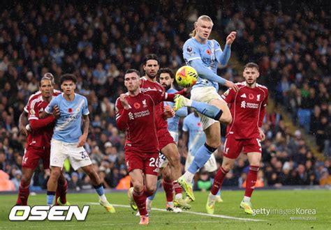 괴물이 먹은 그대로 나온다 英 중식당 40년 메뉴 홀란 세트로 전격 교체