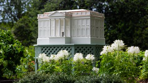 Melania Trump Expands White House Beehive Program With New South Lawn Hive Fox News