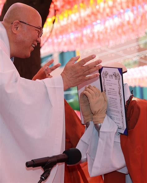 A Humanoid Robot Just Became A Buddhist Monk In South Korea See Photos