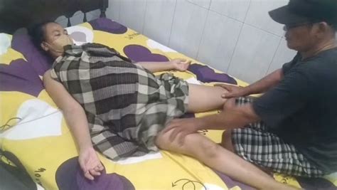 Asupan Bokep Pijat Mbah Maryono Dengan Bu Siti Stw Join Bokep Viral