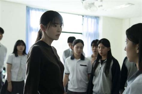 Entre Sc Nes Os Es Et Suspense Ce K Drama Devient Le Plus Regard En
