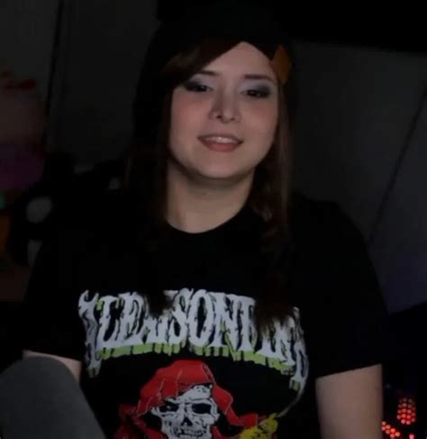 Goth Baddie Who Got Drake To Bark Leaves Fans Marveling At Her