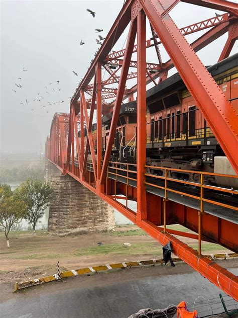 Retirando Bandera 🚩 La Fotografia Del Tren