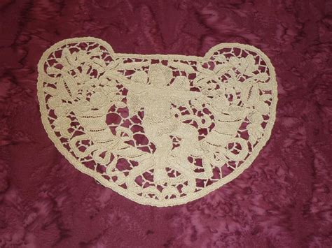 Hm Antique Point De Venise Lace Placemat Tray Mat Cupid Figural Off