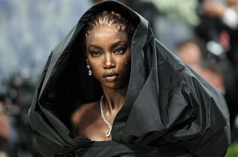 Anok Yai Stuns Met Gala With Statue Inspired Transformation