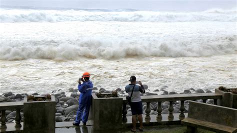 Super Typhoon Ragasa Hits The Philippines Headed For Hong Kong The New York Times