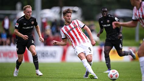 Freiburg mit torreichem Remis im Test gegen Dresden Fußball SWR Sport
