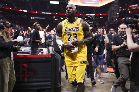 Nba Executives Are Skepitcal Lebron James Will Make A Difference On