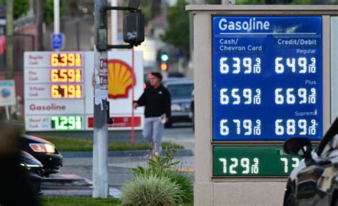 Hiltzik Why Do Gas Prices Rise So Sharply And Fall So Slowly Blame