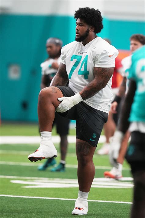 First Nfl Contract Worth 26 Million To Kadyn Proctor