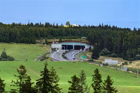 Obvinených z rozkrádania tunela Branisko nepostavili pred súd ani po