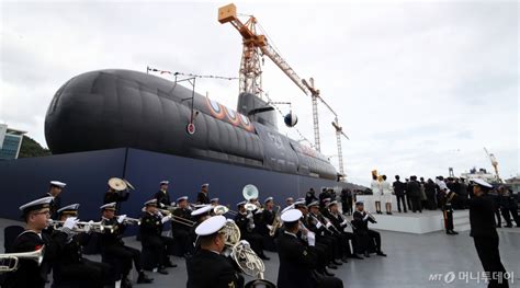 트럼프 핵잠수함 승인에 고무된 K조선첨단기술 준비 완료 트럼프 핵잠수함 승인에 고무된 K조선첨단기술 준비 완료