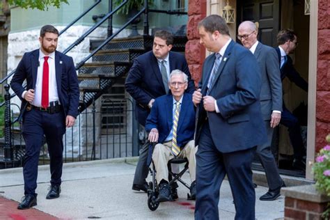 Mitch Mcconnell Returns To The Senate See Photos Of Him In Washington