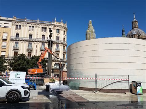Adi S Al Cubo De La Plaza Del Pilar Im Genes Im Genes