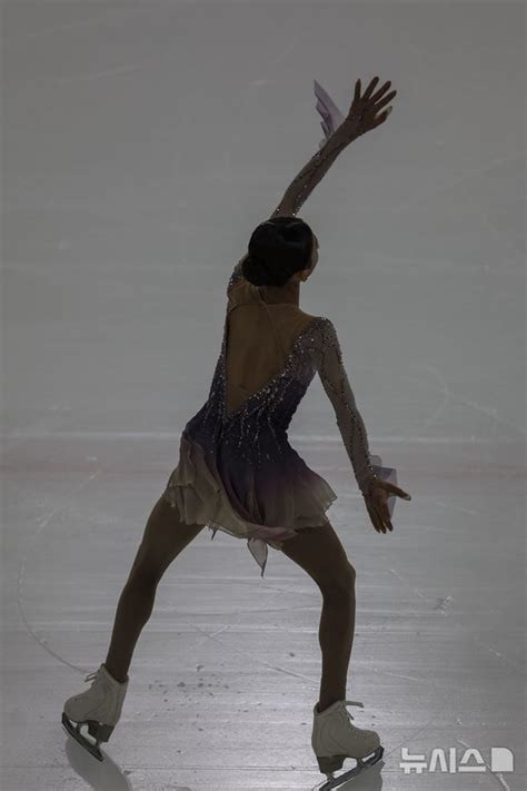 환상적인 연기 펼치는 피겨 김유재 네이트 스포츠