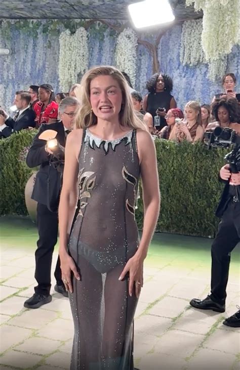 Gigi Hadids Met Gala Dress Was An Arts And Crafts Moment Aol