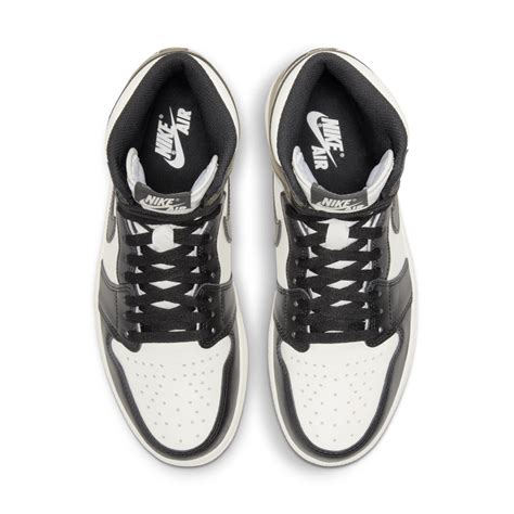 วันเปิดตัว Air Jordan 1 “dark Mocha” Nike Snkrs