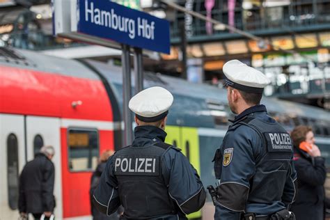 Bekannter Mann sorgt im Zug wieder für Ärger Festnahme in Hamburg MOPO