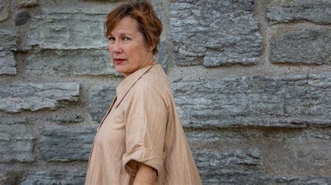 Iris Dement Looks To A Better Future With First Album In Eight Years Hollywood Entertainment News