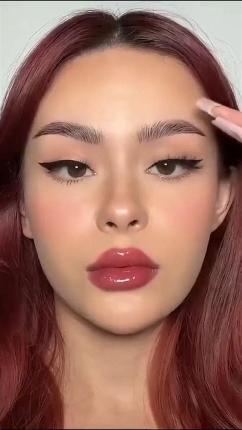 A Collection Of 40 Best Glitter Makeup Tutorials And Ideas 2025