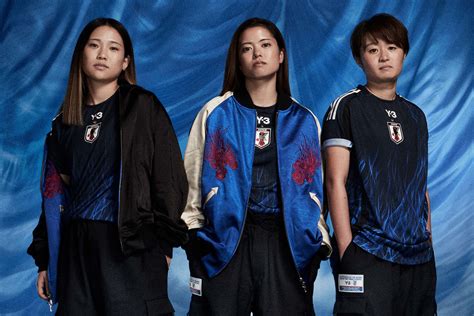 サッカー日本代表コラボユニフォームもお披露目──y 3 2025年春夏コレクション Gq Japan