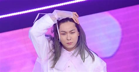 포토 장문복 머리 쓸어 넘기고